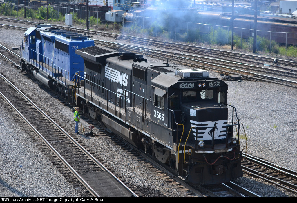 NORFOLK SOUTHERN B32-8 3565